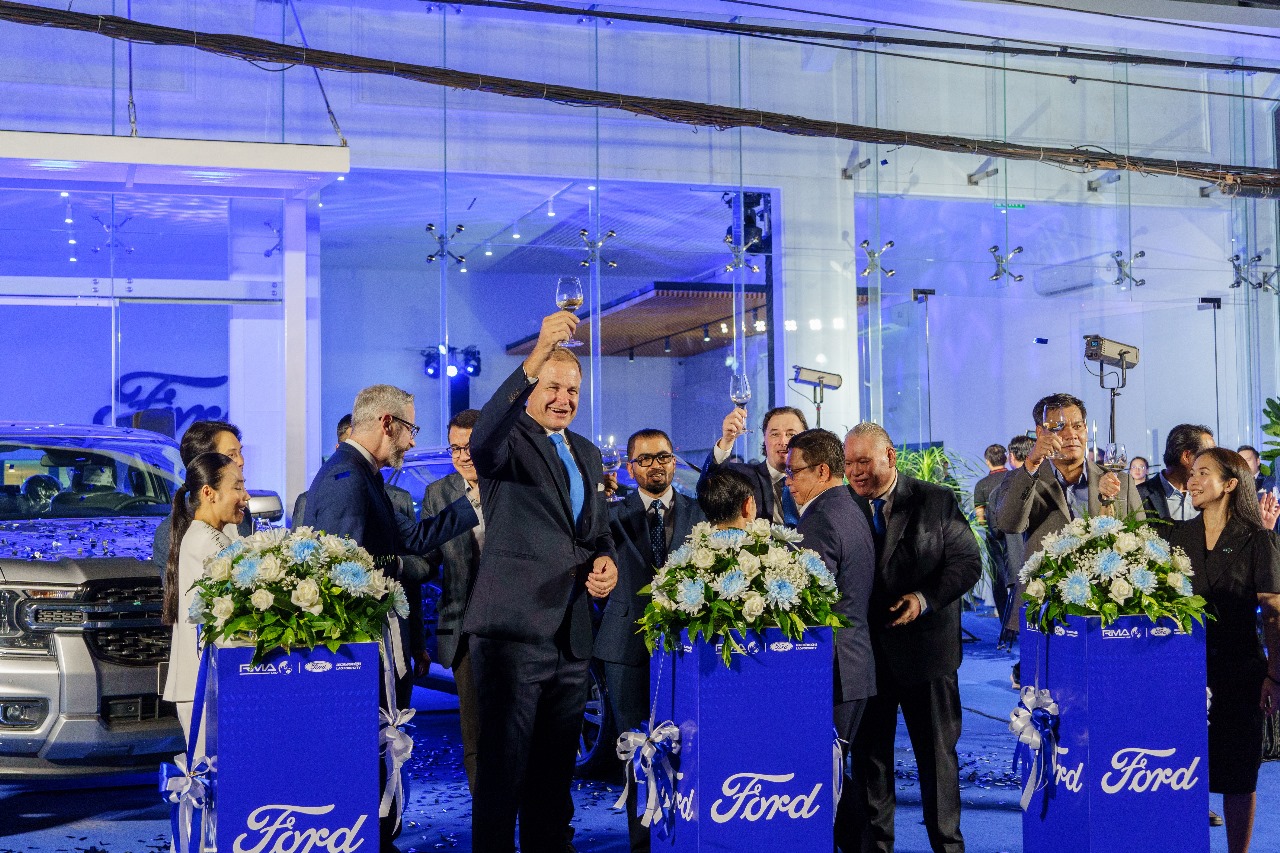 New Ford showroom ready to serve customers | Lao Ford City®